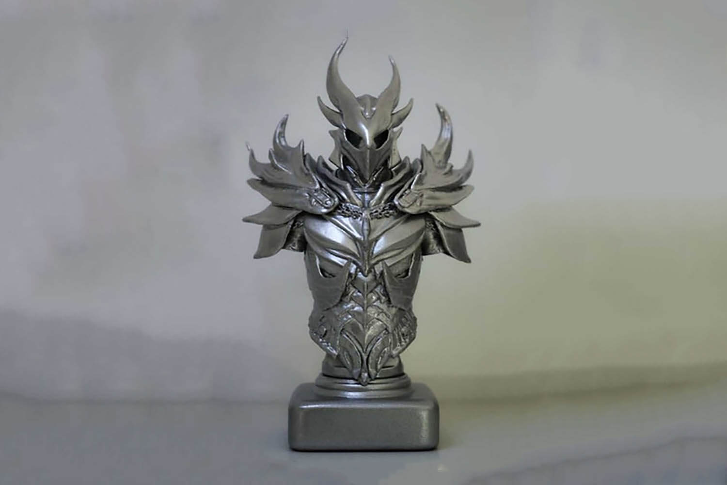 Elder Scrolls: Skyrim Daedric Armor Bust - 3D Model by annwilde88