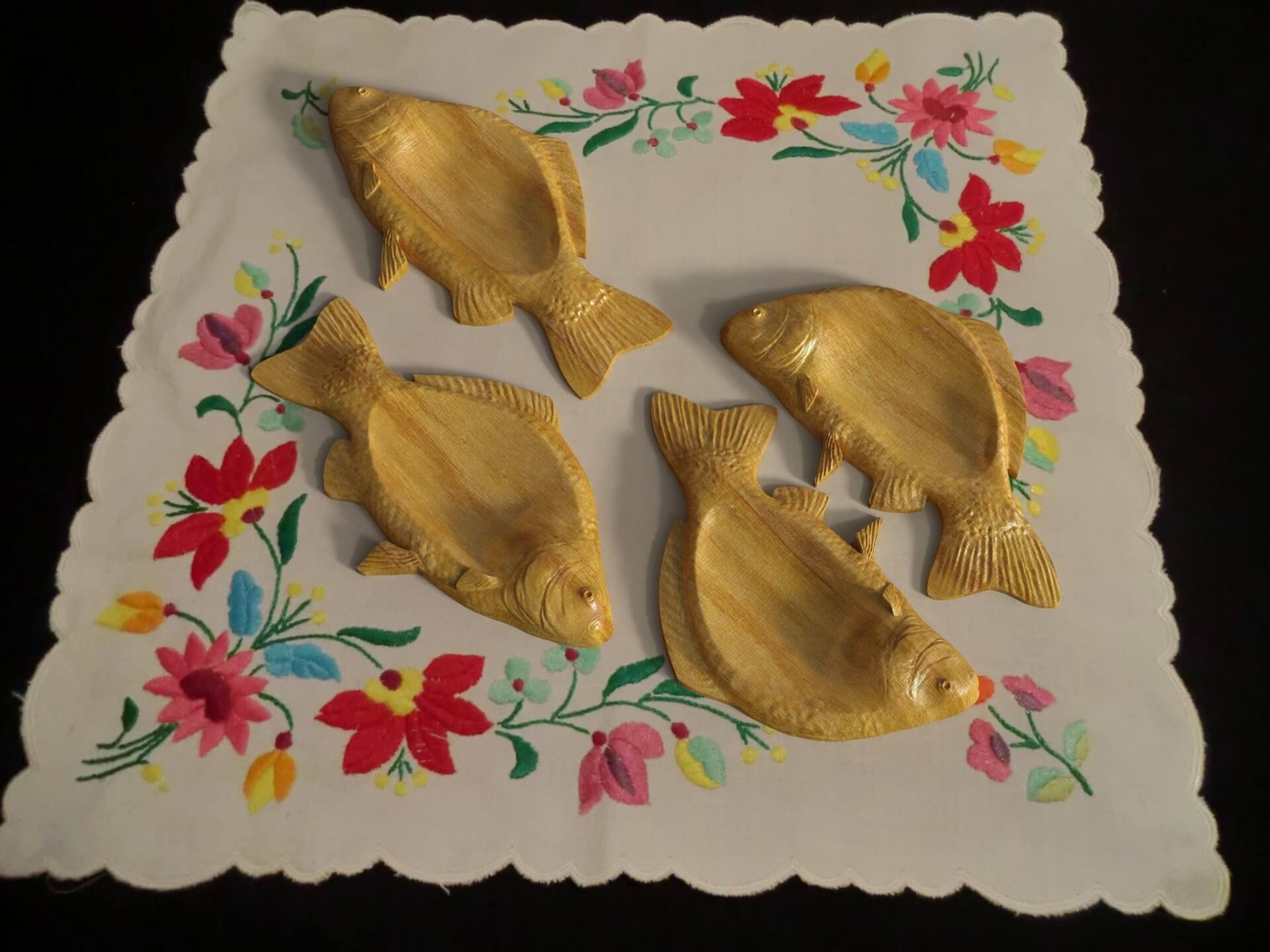 Fish Wooden Plate - 3D Model by HumanXYStudio