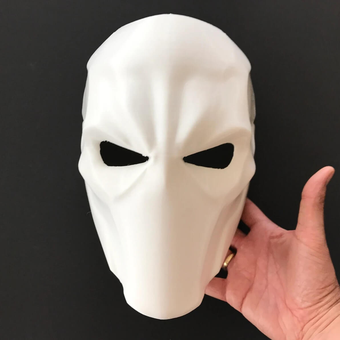 DeathStroke Mask - Free 3D Model by LisaHenniga