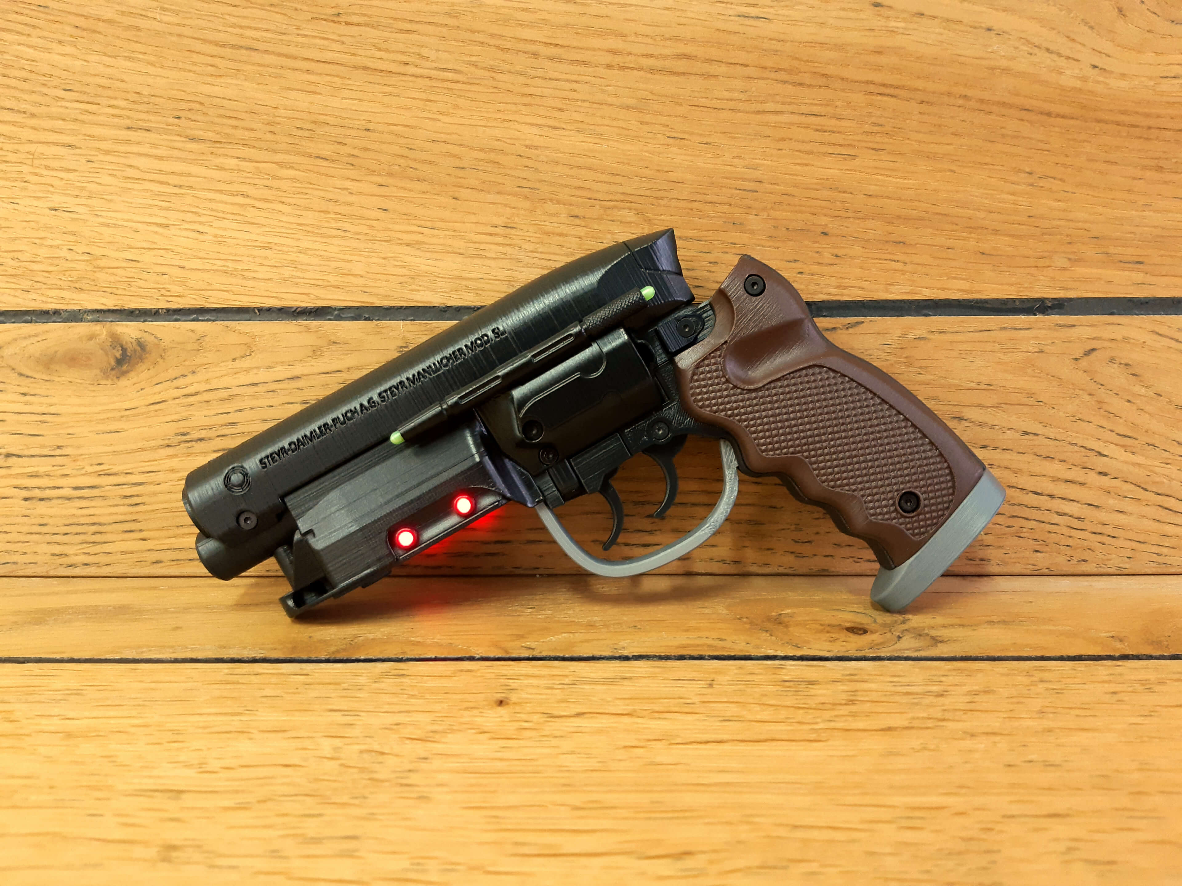 Deckard's Pistol Bladerunner - 3D Model by MakerLab