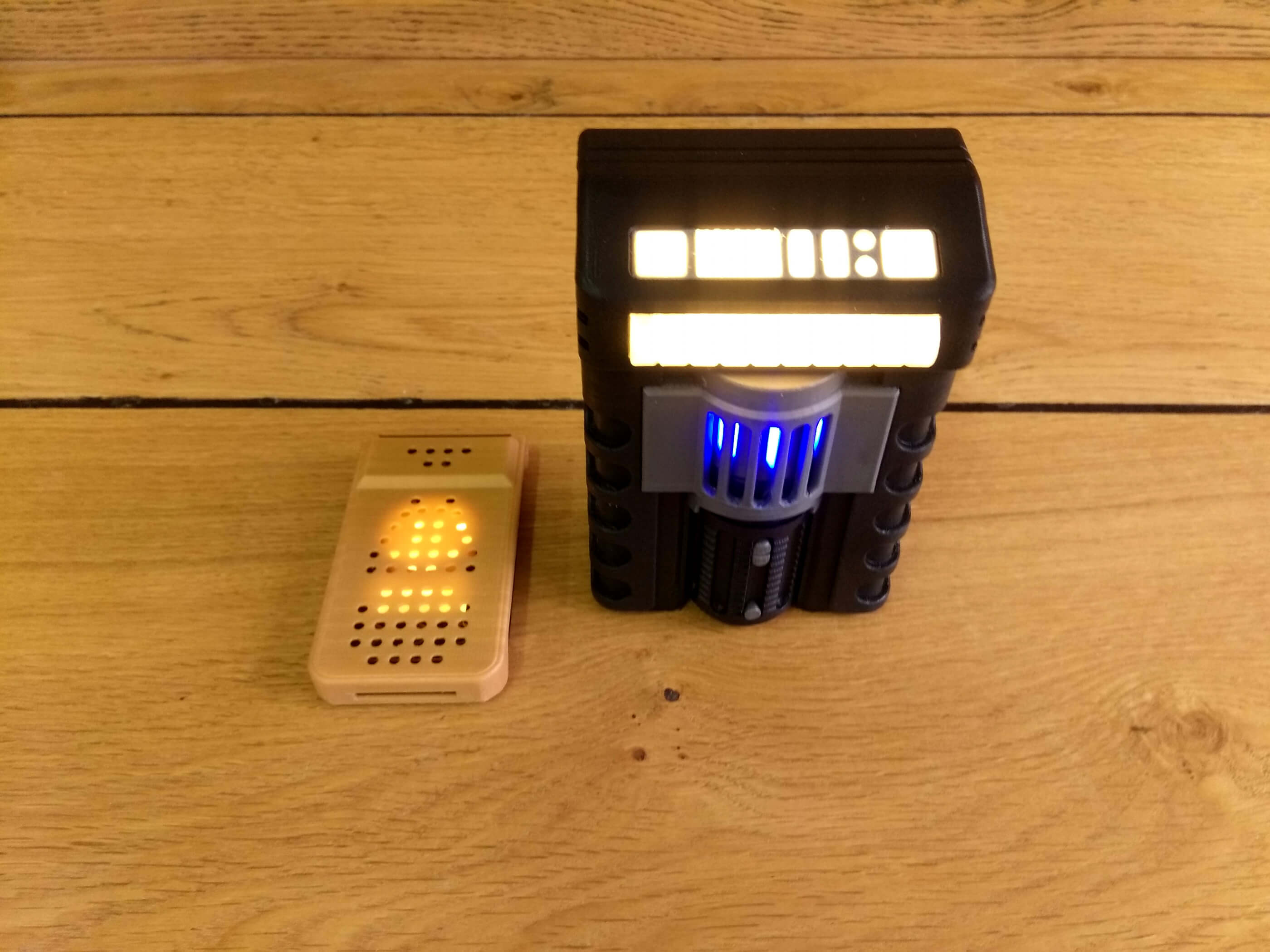 Star Trek Discovery Tricorder and Communicator - 3D Model by MakerLab