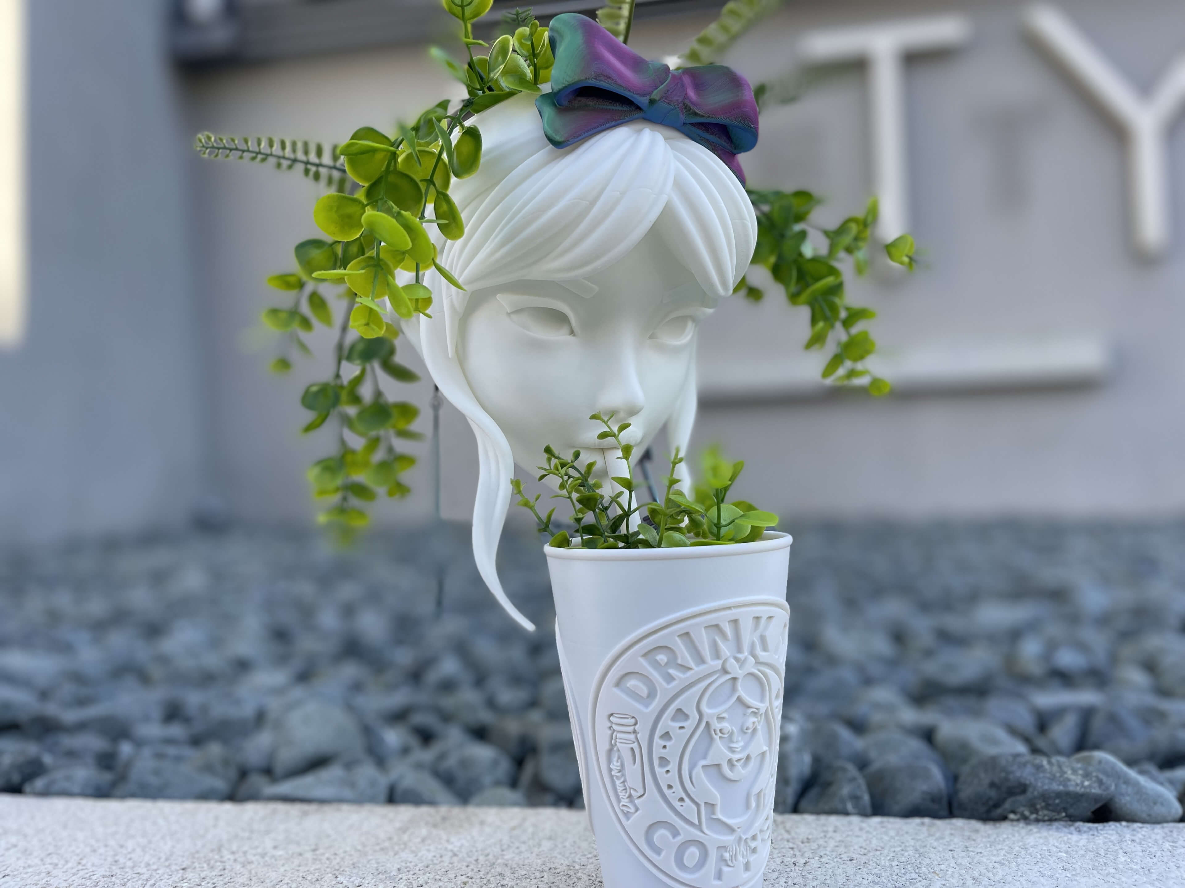 Alice Secret Garden 3D Printable Pot by Oasis3dlab